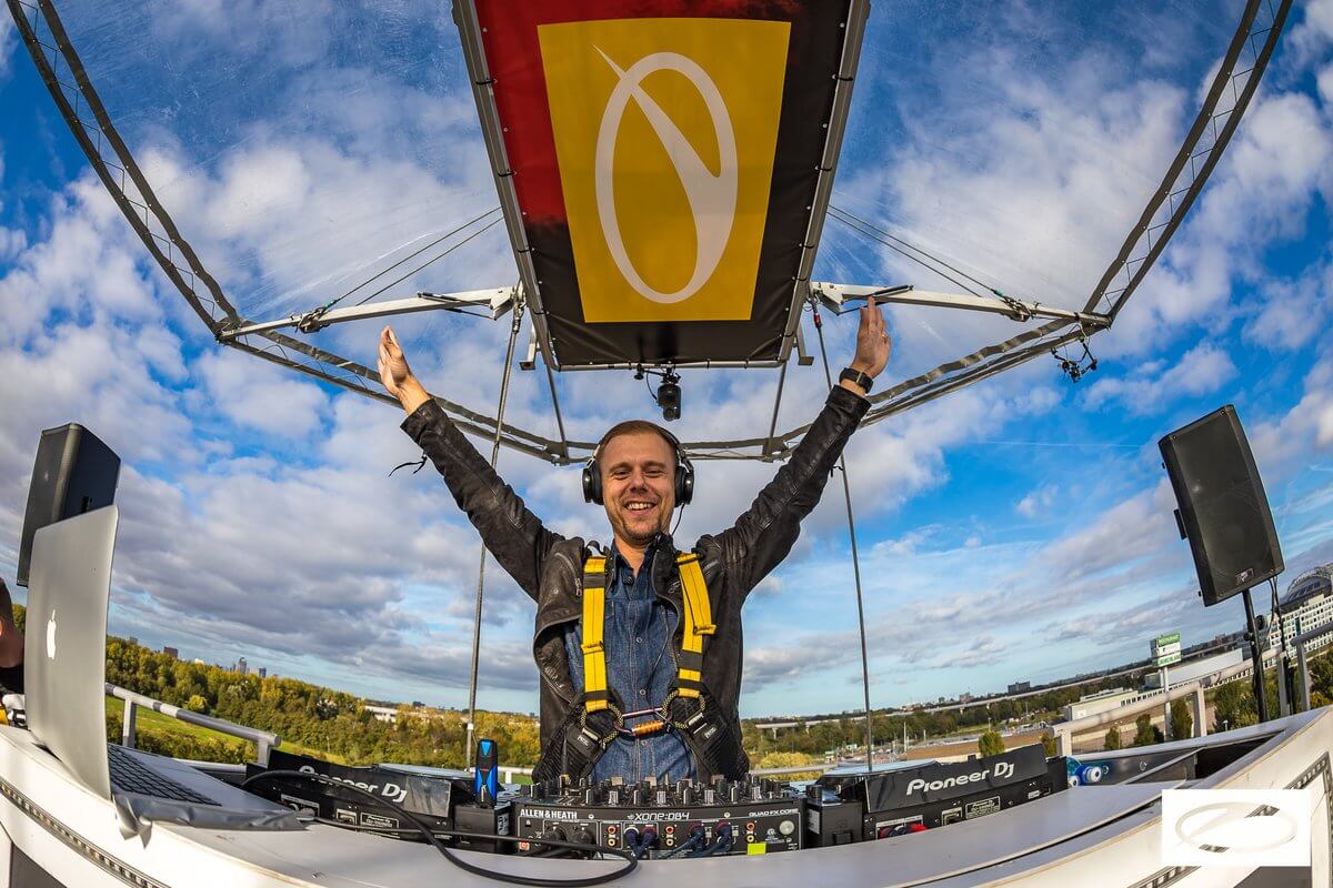 Lançamento ASOT 900 com ARMIN VAN BUUREN - Dance Paradise
